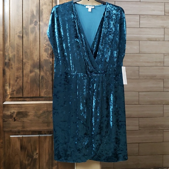 London Style | Dresses | London Style Collection Woman Velvet Dress ...